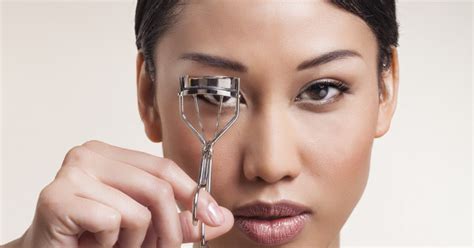 The Tiktok Eyelash Curler Hack That Can Give Sky High Lashes