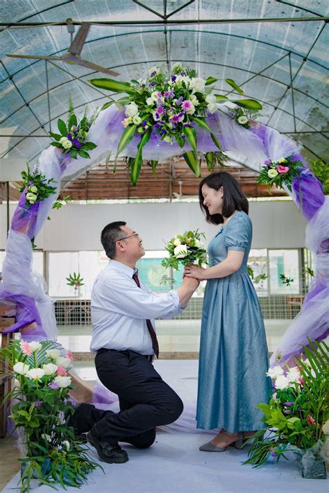 《爱情的梦与真》 王怡牧师 “你不可能把你没有的东西给别人。因此，你必须先被爱，你才能去爱一个人。否则，你一定是在爱情中，向对方索取你没有