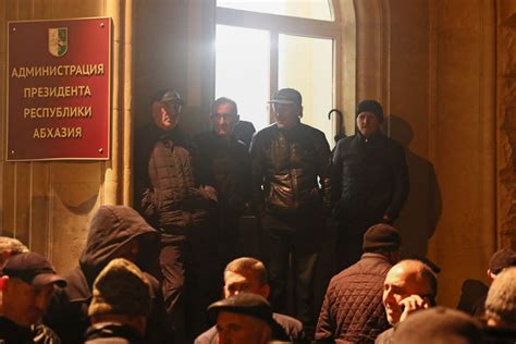 Оппозиция Абхазии «Все идет к отставке других условий не принимаем