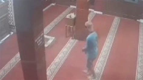 Terungkap Identitas Pria Yang Nekat Bakar Masjid Di Tanjung Priok