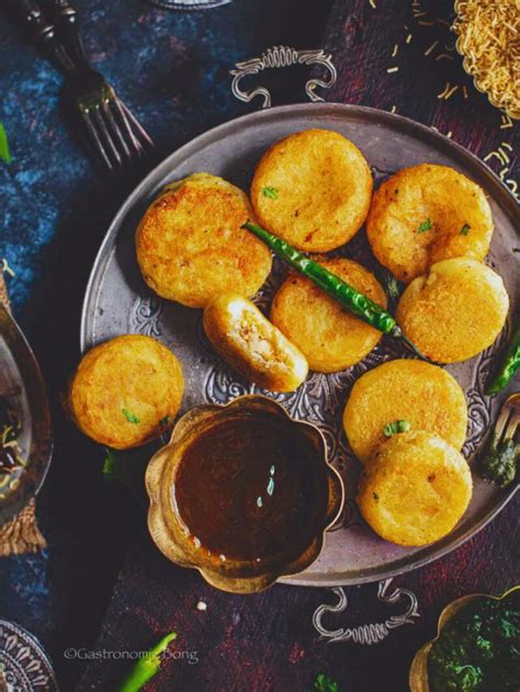 11 Dishes Every Foodie Should Try In Indore Famous India