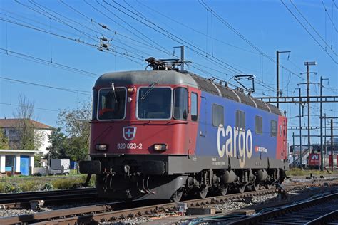 Re durchfährt am solo den Bahnhof Pratteln Bahnbilder de