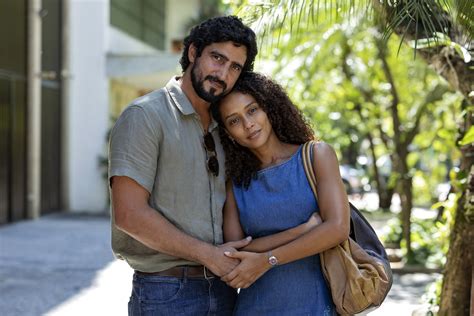 O que acontece Heleninha em Vale tudo e quem fazia a personagem na primeira versão da novela