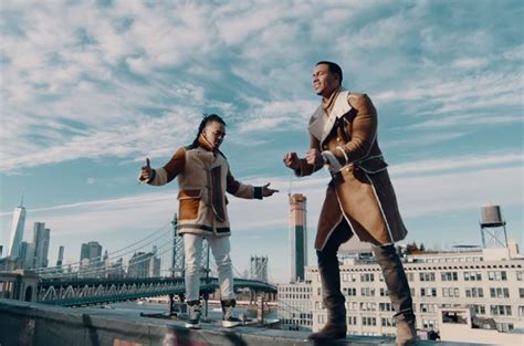Ozuna y Romeo Santos piden perdón en el video El Farsante remix