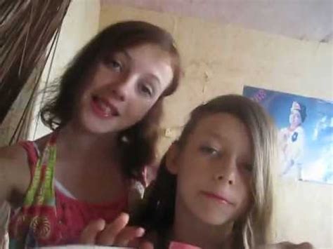 Девочки пародируют эмо девочек YouTube