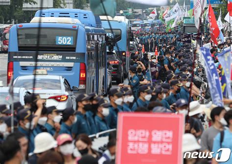 끝없는 경찰 행렬 네이트 뉴스