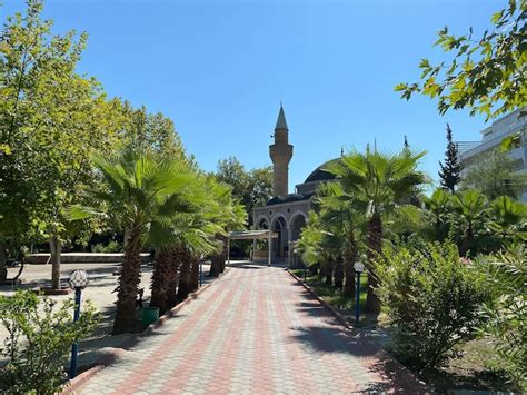 Vista De Una Hermosa Mezquita Antigua Al Estilo árabe Un Templo Para