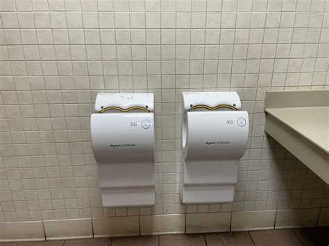 Dyson Airblade Ab04s At Panera Bread Off Kingfisher Dr In Frederick Md