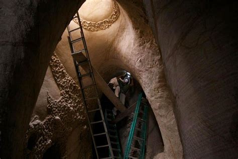 Artist Spends 10 Years Digging This Mesmerizing Cave In New Mexico DeMilked