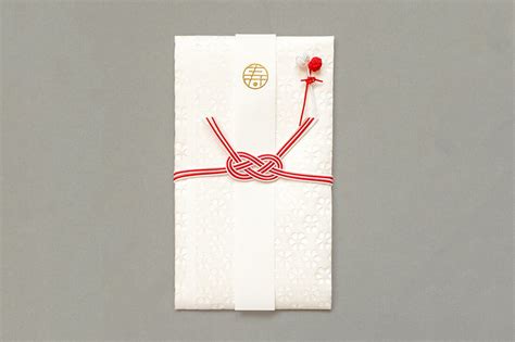 写真 15枚目 結婚式のご祝儀袋の書き方・選び方｜お金の入れ方とおすすめ作品11選 Locari（ロカリ）