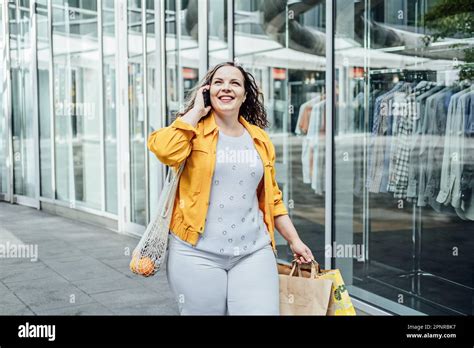 How To Build A Plus Size Capsule Wardrobe For A Big Belly Styling