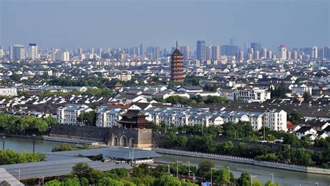 一个苏州市里，有两座官方认定的“大城市”？一是苏州，二是昆山发展建设全国