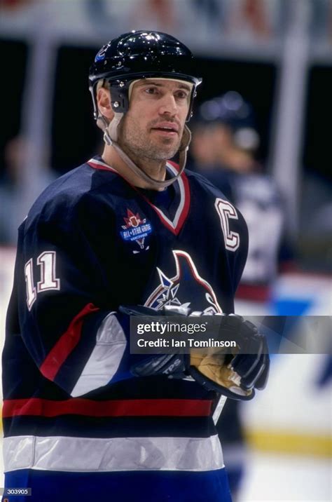 Center Mark Messier Of The Vancouver Canucks In Action During A Game News Photo Getty Images