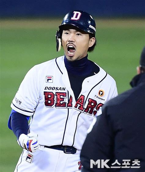 화제의 배트 플립 오재원 “홈런인 줄 알았는데” 준po1 Mk스포츠