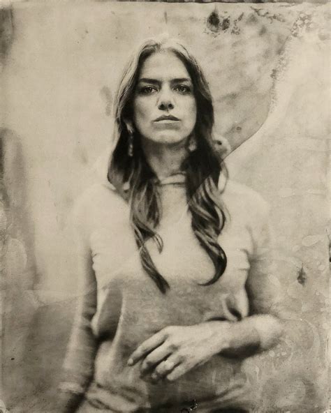Kontiiatarónnionportraits In Timeportraits Dans Le Temps — Christine