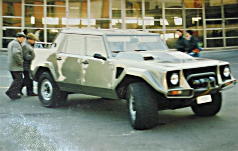 10 Things You Need To Know About The Lamborghini Lm002
