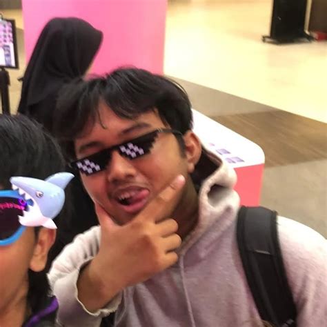 갈랑 About Galss • Threads Say More