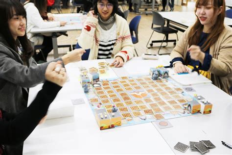 【情デの授業】ボードゲームを作る授業！？チームで乗り越える厳しくて楽しい授業の行方（第三回） 情報デザイン学科 Kua Blog