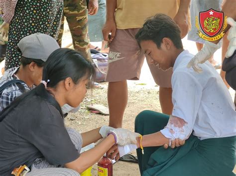 ဒီပဲယင်းတွင် ဗုံးကြဲခံရသူများကို လူနာမေးသွားသူ ၃ ဦး အဖမ်းခံရ Myanmar Now