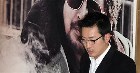 포토 황해 하정우 김윤석에게서 벗어날 수 없어