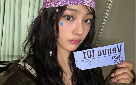 셀럽들의 여름철 두건 스타일링 Style 읽을거리 에스콰이어 코리아 │ 패션 매거진 패션 잡지 남성지