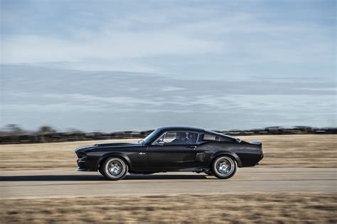 Classic Recreations Shelby Mustang Gt500 Cr Is An 810 Hp Carbon Fiber