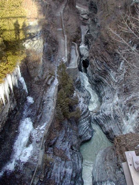 14 Gorgeous Frozen Waterfalls In New York That Must Be Seen To Be