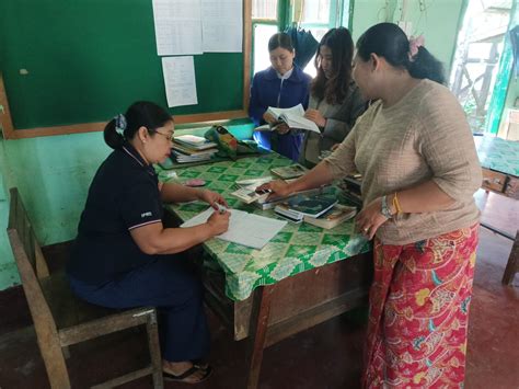 ဘူးသီးတောင်မြို့တွင်စာဖတ်ရှိန်မြှင့်တင်ရေး Mobile Library စနစ်ဖြင့်စာအုပ်စာစောင်များ အခမဲ့ င