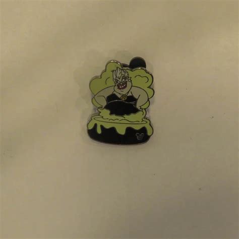 Disney Ursula Cauldron Hidden Mickey Pin £23 94 Picclick Uk