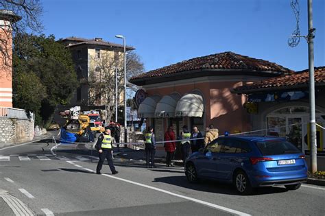 Foto U Lovranu Poginula Mlada Djevojka Na Nogostupu Ih Je Pokosio