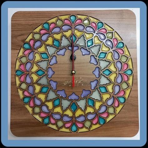 خرید و قیمت ساعت دیواری طرح گره چینی با رنگ آمیزی متوازن و ملایم با نور شب تاب ترب