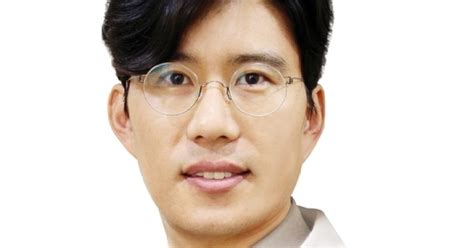 칼럼 어깨 질환 오십견 비수술 체외충격파 치료로