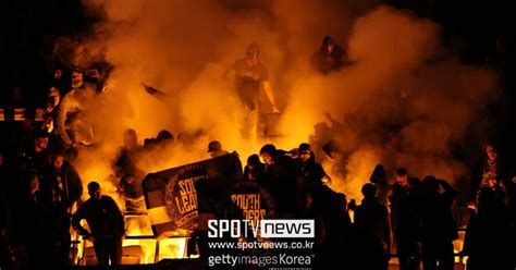 경기장에 불 지르고 경찰 폭행까지구단도 등 돌렸다