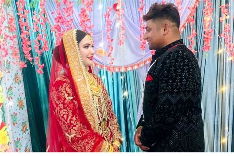 Meet Sarfaraz Khans Wife Romana Zahoor And Their Private Life Lifestyle