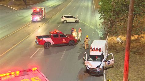 Acidente entre carro e ambulância deixa seis pessoas feridas no DF Distrito Federal G1