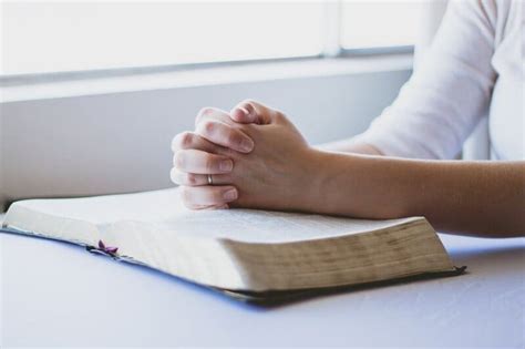 Qué es la Oración Cómo debemos orar Origenes88