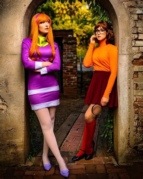 Daphne Blake With Velma Dinkley Cosplay Outfits Daphne Costume
