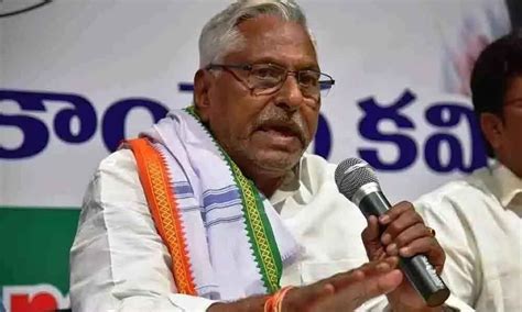Congress MLC T Jeevan Reddy Hits Out At Government Over Covid Treatment