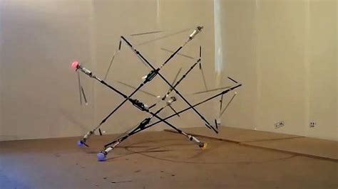 super ball bot Στην κατασκευή βρίσκεται το ρομποτικό όχημα για την