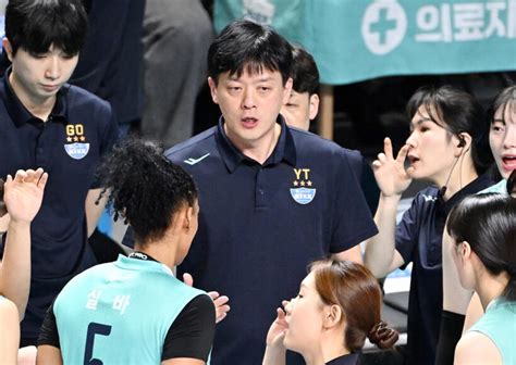 2주 만에 부상 복귀한 실바가 43점 폭발했지만결국 막지 못한 9연패 목이 멘 사령탑의 첫마디 너무 아쉽다 정말