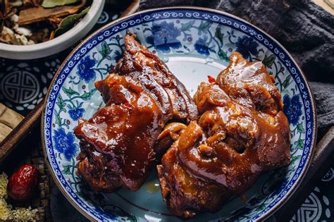 猪是后腿肉好，还是前腿肉好，教你正确的方法，不要乱买了瘦肉