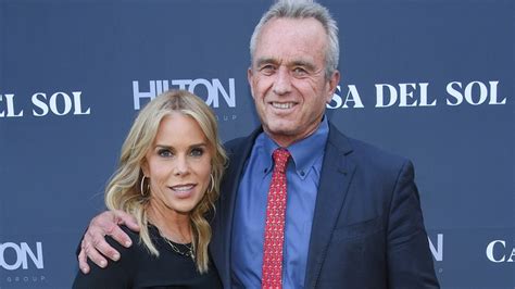 Larry David Played A Key Role In Robert F Kennedy Jr And Cheryl Hines Marriage