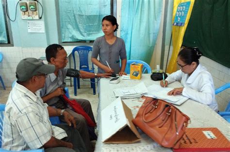 သရက်မြို့ ပြည်သူ့ဆေးရုံတွင် နိုင်ငံဝန်ထမ်းအငြိမ်းစားများအား ကျန