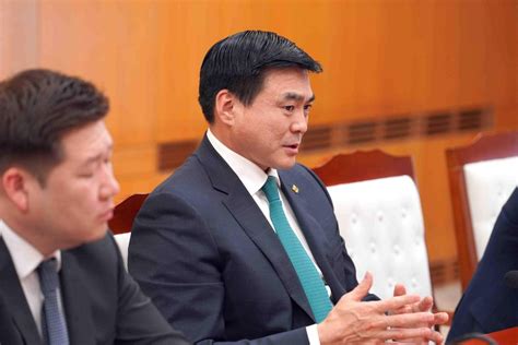 Газрын тосны үйлдвэрт ажиллах мэргэжилтэнг БНЭУ ын Засгийн газрын тэтгэлгээр суралцуулна Updown Mn