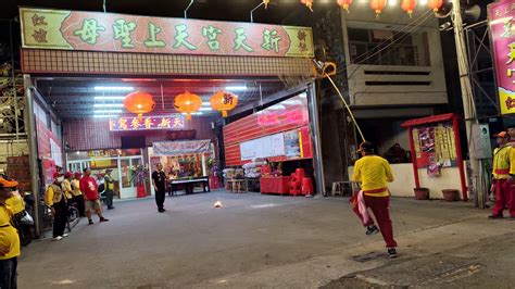 西螺福天宮社口媽 黑令旗已達 西螺新天宮新社媽 今日行程達最後一哩路 感謝黃主委率領眾執事接待接駕