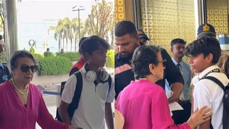 Ajay Devgn And Kajols Son Yugs Holds Nani Tanuja Close At Mumbai