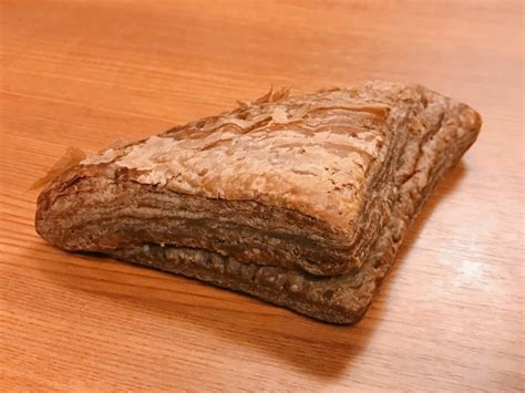 三角チョコパイの綺麗な食べ方｜中身が出ない・パイをこぼさず食べるコツを紹介！ ちそう