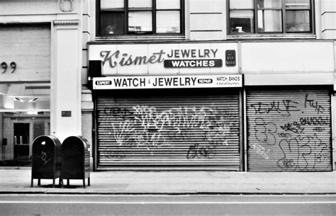 Spectacular Vintage Photos Of New York City Stores In 1997
