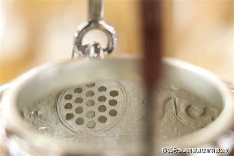 银壶对比其他材质茶壶，泡茶有何区别？ 搜狐大视野 搜狐新闻