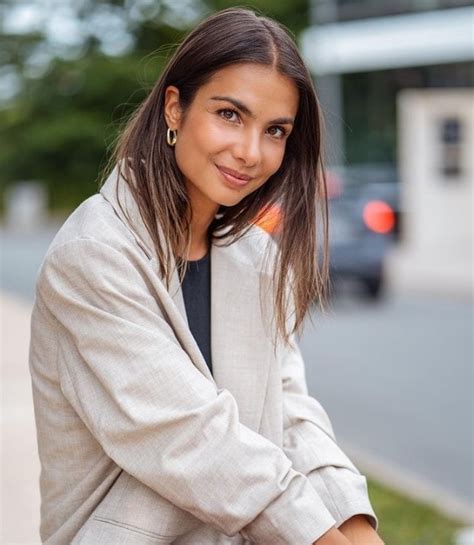Lea Wagner schönsten Fotos der hübschen WM Moderatorin